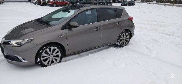 Pelēks Toyota Auris 2017 Viļņa, ar dzinēja tilpumu 1.80 L un nobraukumu 92 tūkst. km par 15200 €, foto 4 vietnē AUTOMOTO.COM.LV