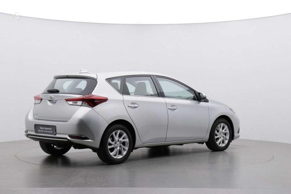 Pelēks Toyota Auris 2017 Viļņa, ar dzinēja tilpumu 1.60 L un nobraukumu 77 tūkst. km par 9900 €, foto 3 vietnē AUTOMOTO.COM.LV