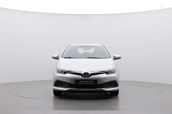 Pelēks Toyota Auris 2017 Viļņa, ar dzinēja tilpumu 1.60 L un nobraukumu 77 tūkst. km par 9900 €, foto 6 vietnē AUTOMOTO.COM.LV