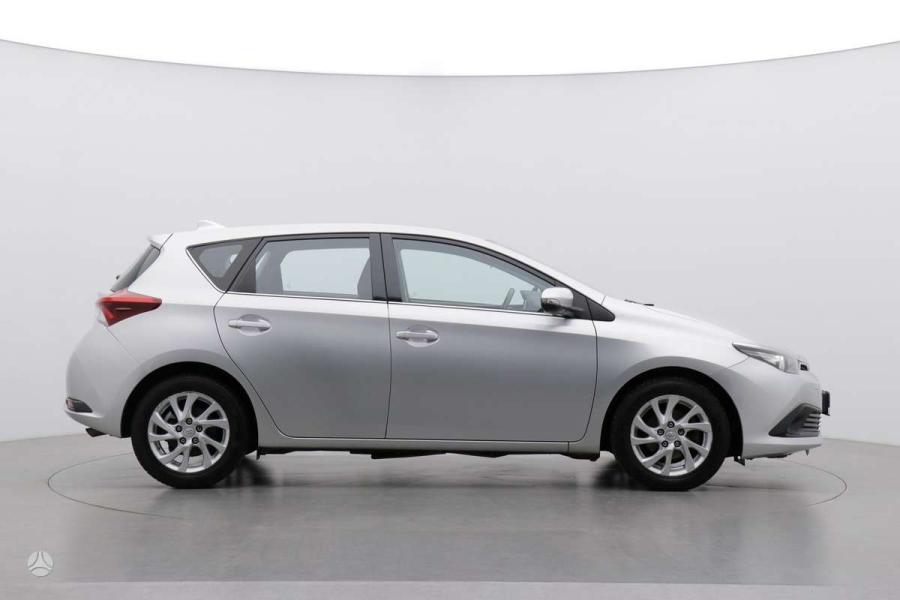 Grey Toyota Auris 2017 in Vilnius, with an engine capacity of 1.60 L and mileage of 77 thousand km for 9900 €, photo 17 on AUTOMOTO.COM.LV