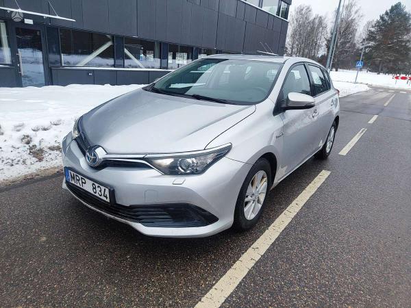 Grey Toyota Auris 2017 in Vilnius, with an engine capacity of 1.80 L and mileage of 188 thousand km for 9850 €, photo 3 on AUTOMOTO.COM.LV