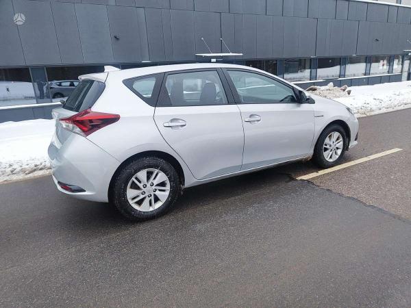 Grey Toyota Auris 2017 in Vilnius, with an engine capacity of 1.80 L and mileage of 188 thousand km for 9850 €, photo 7 on AUTOMOTO.COM.LV