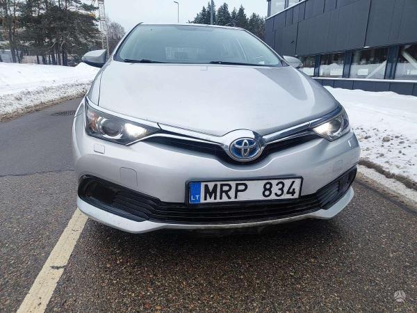 Grey Toyota Auris 2017 in Vilnius, with an engine capacity of 1.80 L and mileage of 188 thousand km for 9850 €, photo 8 on AUTOMOTO.COM.LV