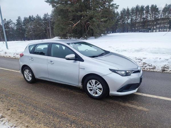 Pelēks Toyota Auris 2017 Viļņa, ar dzinēja tilpumu 1.80 L un nobraukumu 188 tūkst. km par 9850 €, foto 11 vietnē AUTOMOTO.COM.LV