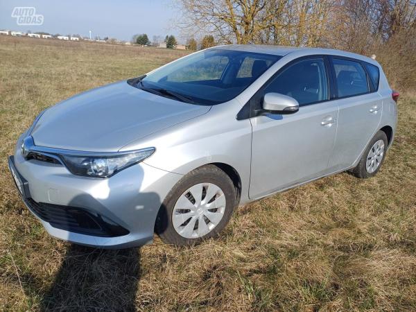 Grey Toyota Auris 2017 in Kaunas, with an engine capacity of 1.40 L and mileage of 150 thousand km for 7900 €, photo 6 on AUTOMOTO.COM.LV