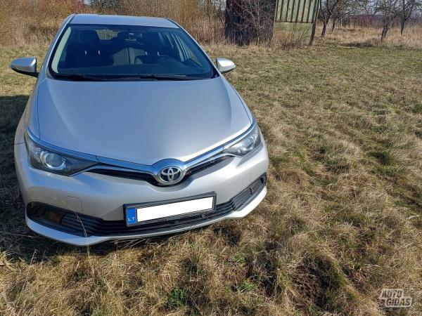 Grey Toyota Auris 2017 in Kaunas, with an engine capacity of 1.40 L and mileage of 150 thousand km for 7900 €, photo 7 on AUTOMOTO.COM.LV