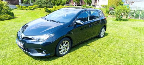 Pelēks Toyota Auris 2017 Kauņa, ar dzinēja tilpumu 1.60 L un nobraukumu 109 tūkst. km par 9500 €, foto  vietnē AUTOMOTO.COM.LV