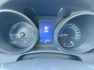 Grey Toyota Auris 2017 in Kaunas, with an engine capacity of 1.80 L and mileage of 166 thousand km for 13000 €, photo 9 on AUTOMOTO.COM.LV