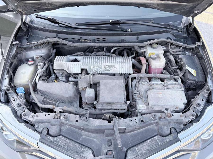 Grey Toyota Auris 2017 in Kaunas, with an engine capacity of 1.80 L and mileage of 166 thousand km for 13000 €, photo 11 on AUTOMOTO.COM.LV