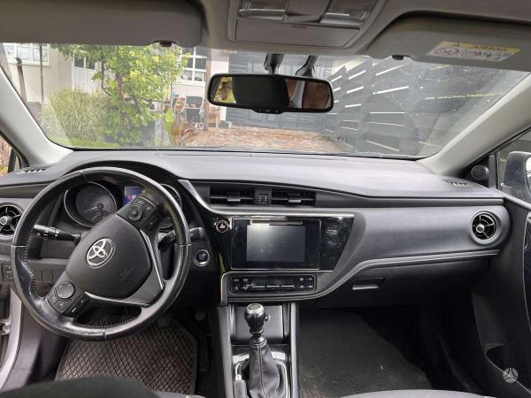Grey Toyota Auris 2017 in Elektrenai, with an engine capacity of 1.60 L and mileage of 221 thousand km for 6500 €, photo 5 on AUTOMOTO.COM.LV