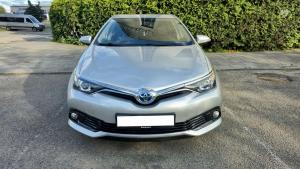 Grey Toyota Auris 2017 in Vilnius, with an engine capacity of 1.80 L and mileage of 117 thousand km for 12500 €, photo 3 on AUTOMOTO.COM.LV