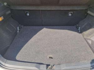 Grey Toyota Auris 2017 in Vilnius, with an engine capacity of 1.80 L and mileage of 117 thousand km for 12500 €, photo 8 on AUTOMOTO.COM.LV