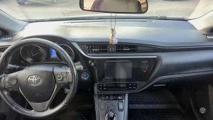 Grey Toyota Auris 2017 in Vilnius, with an engine capacity of 1.80 L and mileage of 117 thousand km for 12500 €, photo 11 on AUTOMOTO.COM.LV