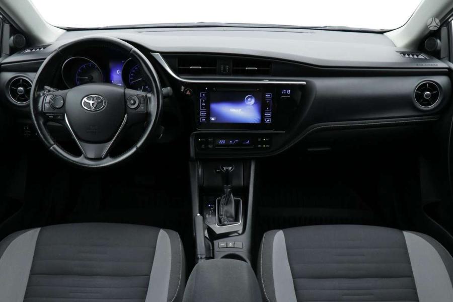 Grey Toyota Auris 2017 in Vilnius, with an engine capacity of 1.60 L and mileage of 144 thousand km for 10900 €, photo 8 on AUTOMOTO.COM.LV