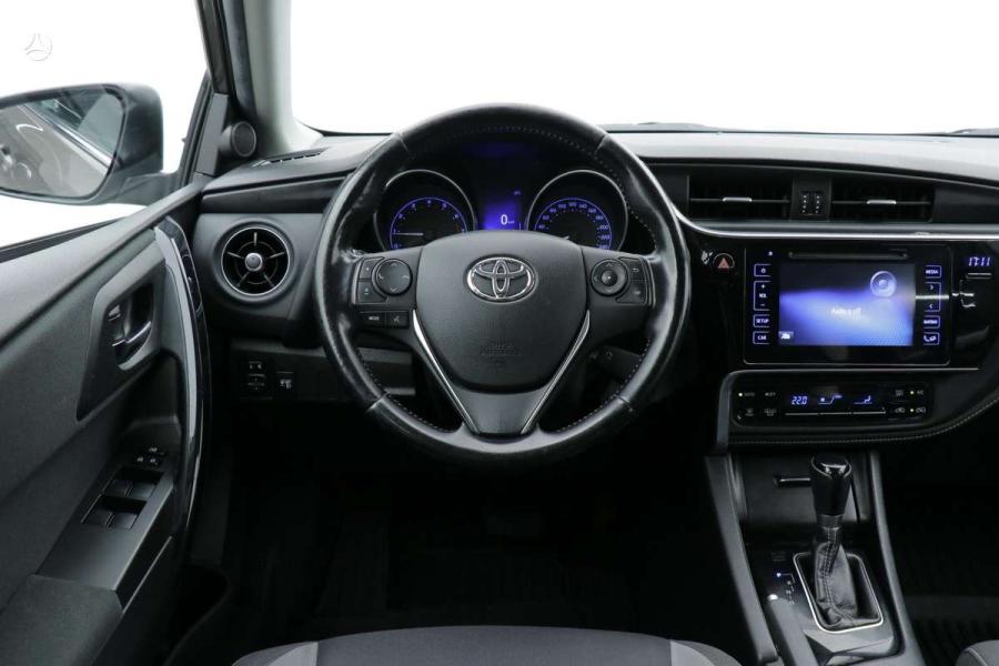 Grey Toyota Auris 2017 in Vilnius, with an engine capacity of 1.60 L and mileage of 144 thousand km for 10900 €, photo 9 on AUTOMOTO.COM.LV