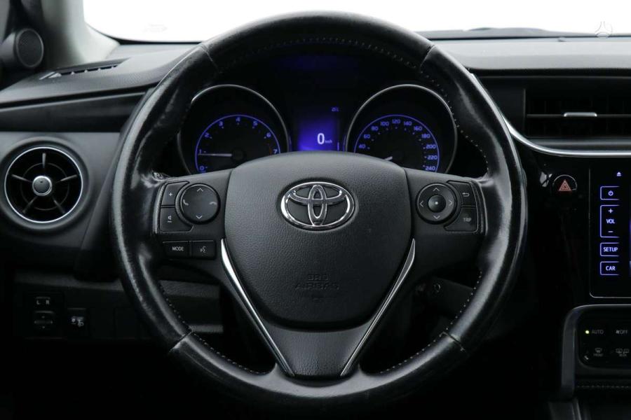 Grey Toyota Auris 2017 in Vilnius, with an engine capacity of 1.60 L and mileage of 144 thousand km for 10900 €, photo 14 on AUTOMOTO.COM.LV