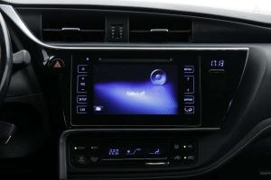 Grey Toyota Auris 2017 in Vilnius, with an engine capacity of 1.60 L and mileage of 144 thousand km for 10900 €, photo 16 on AUTOMOTO.COM.LV