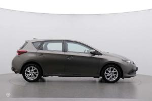 Grey Toyota Auris 2017 in Vilnius, with an engine capacity of 1.60 L and mileage of 144 thousand km for 10900 €, photo 18 on AUTOMOTO.COM.LV