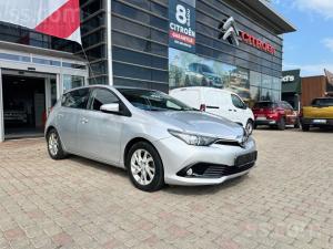 Grey Toyota Auris 2017 in Riga, with an engine capacity of 1.60 L and mileage of 155 thousand km for 7990 €, photo 4 on AUTOMOTO.COM.LV