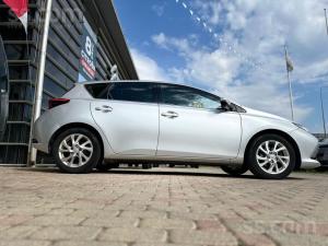 Grey Toyota Auris 2017 in Riga, with an engine capacity of 1.60 L and mileage of 155 thousand km for 7990 €, photo 5 on AUTOMOTO.COM.LV
