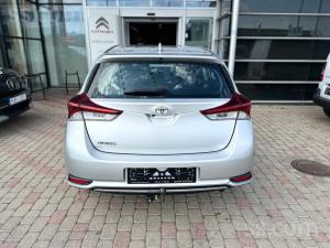Grey Toyota Auris 2017 in Riga, with an engine capacity of 1.60 L and mileage of 155 thousand km for 7990 €, photo 7 on AUTOMOTO.COM.LV
