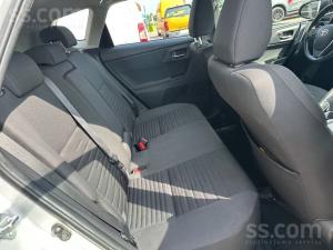 Grey Toyota Auris 2017 in Riga, with an engine capacity of 1.60 L and mileage of 155 thousand km for 7990 €, photo 13 on AUTOMOTO.COM.LV