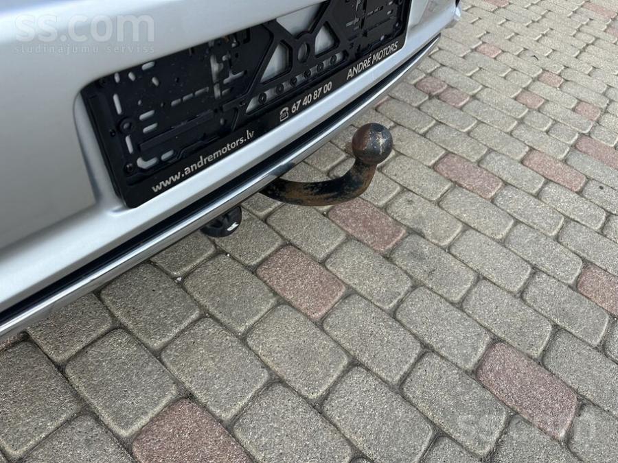 Grey Toyota Auris 2017 in Riga, with an engine capacity of 1.60 L and mileage of 155 thousand km for 7990 €, photo 15 on AUTOMOTO.COM.LV