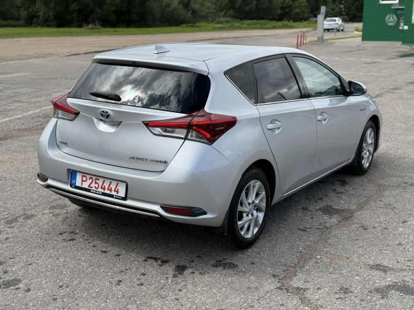 Pelēks Toyota Auris 2017 Vilkaviškis, ar dzinēja tilpumu 1.80 L un nobraukumu 235 tūkst. km par 10700 €, foto 4 vietnē AUTOMOTO.COM.LV