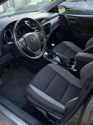 Grey Toyota Auris 2017 in Vilnius, with an engine capacity of 1.60 L and mileage of 101 thousand km for 8900 €, photo 13 on AUTOMOTO.COM.LV
