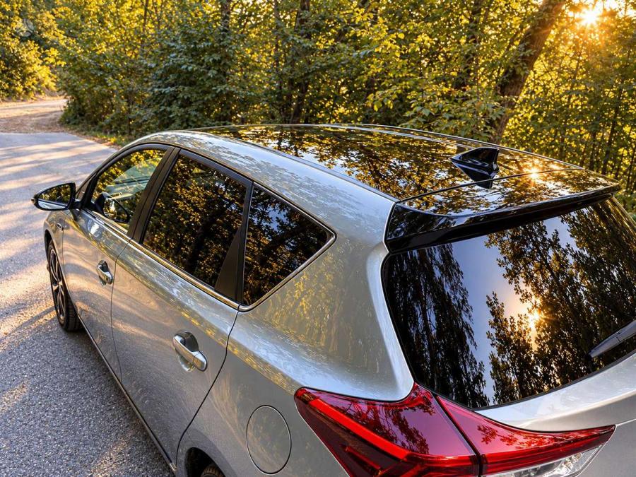Pelēks Toyota Auris 2017 Viļņa, ar dzinēja tilpumu 1.80 L un nobraukumu 174 tūkst. km par 13000 €, foto 5 vietnē AUTOMOTO.COM.LV