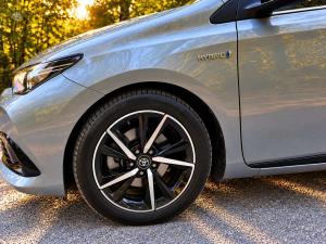 Pelēks Toyota Auris 2017 Viļņa, ar dzinēja tilpumu 1.80 L un nobraukumu 174 tūkst. km par 13000 €, foto 10 vietnē AUTOMOTO.COM.LV