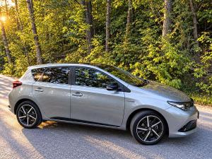 Pelēks Toyota Auris 2017 Viļņa, ar dzinēja tilpumu 1.80 L un nobraukumu 174 tūkst. km par 13000 €, foto 14 vietnē AUTOMOTO.COM.LV
