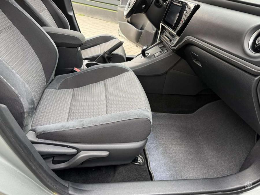 Pelēks Toyota Auris 2017 Viļņa, ar dzinēja tilpumu 1.80 L un nobraukumu 174 tūkst. km par 13000 €, foto 17 vietnē AUTOMOTO.COM.LV