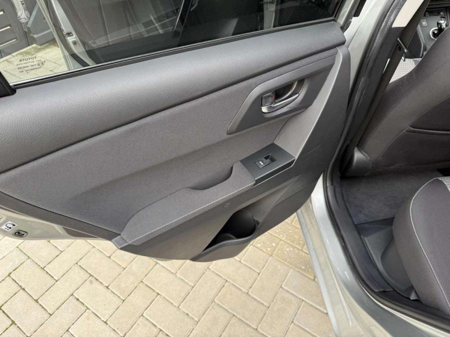 Pelēks Toyota Auris 2017 Viļņa, ar dzinēja tilpumu 1.80 L un nobraukumu 174 tūkst. km par 13000 €, foto 20 vietnē AUTOMOTO.COM.LV
