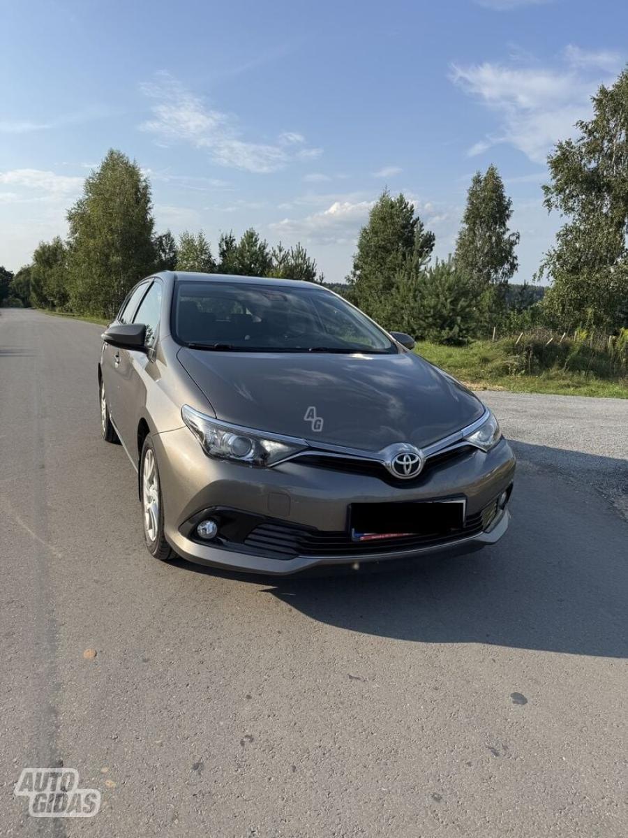 Pelēks Toyota Auris 2018 Viļņa, ar dzinēja tilpumu 1.60 L un nobraukumu 114 tūkst. km par 13490 €, foto 1 vietnē AUTOMOTO.COM.LV
