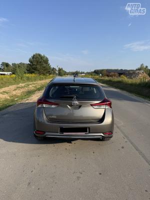 Pelēks Toyota Auris 2018 Viļņa, ar dzinēja tilpumu 1.60 L un nobraukumu 114 tūkst. km par 13490 €, foto 3 vietnē AUTOMOTO.COM.LV