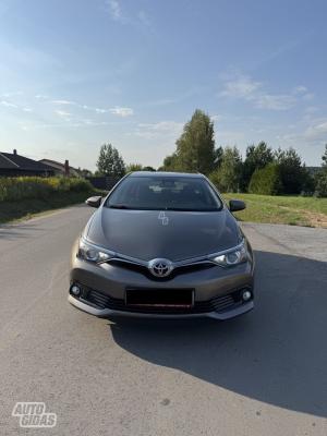 Pelēks Toyota Auris 2018 Viļņa, ar dzinēja tilpumu 1.60 L un nobraukumu 114 tūkst. km par 13490 €, foto 4 vietnē AUTOMOTO.COM.LV