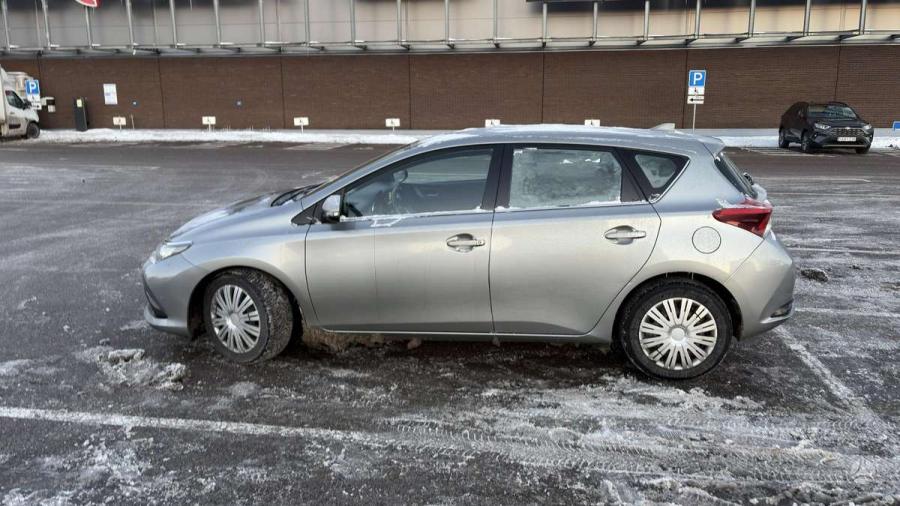Pelēks Toyota Auris 2018 Kauņa, ar dzinēja tilpumu 1.60 L un nobraukumu 275 tūkst. km par 8455 €, foto 3 vietnē AUTOMOTO.COM.LV