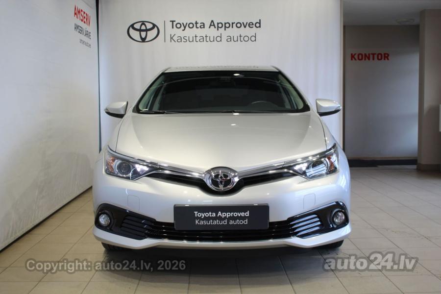 Grey Toyota Auris 2018 in Tallinn, with an engine capacity of 1.60 L and mileage of 48 thousand km for 9990 €, photo 5 on AUTOMOTO.COM.LV