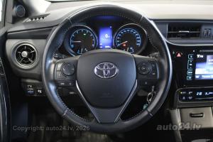 Grey Toyota Auris 2018 in Tallinn, with an engine capacity of 1.60 L and mileage of 48 thousand km for 9990 €, photo 12 on AUTOMOTO.COM.LV