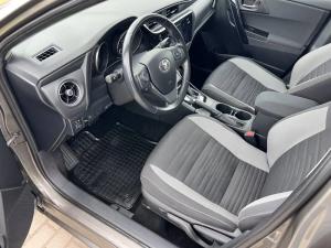 Pelēks Toyota Auris 2018 Rīga, ar dzinēja tilpumu 1.60 L un nobraukumu 151 tūkst. km par 9950 €, foto 9 vietnē AUTOMOTO.COM.LV