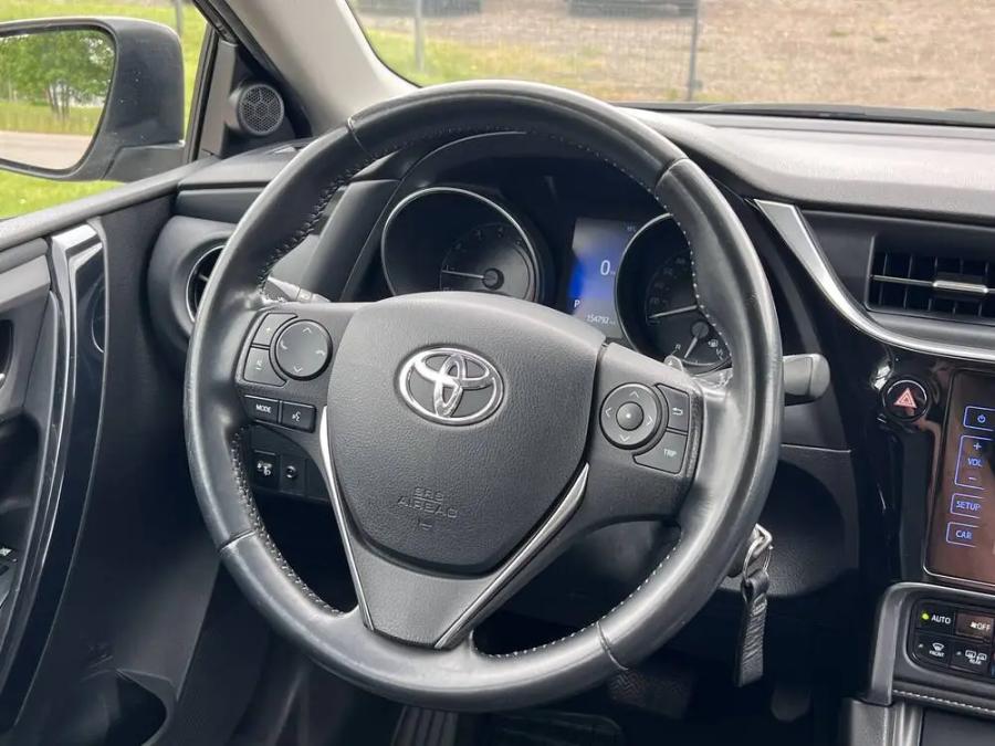 Pelēks Toyota Auris 2018 Rīga, ar dzinēja tilpumu 1.60 L un nobraukumu 151 tūkst. km par 9950 €, foto 14 vietnē AUTOMOTO.COM.LV