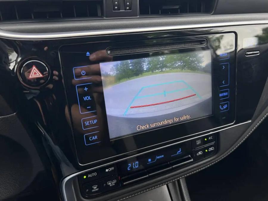 Pelēks Toyota Auris 2018 Rīga, ar dzinēja tilpumu 1.60 L un nobraukumu 151 tūkst. km par 9950 €, foto 16 vietnē AUTOMOTO.COM.LV
