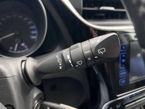 Pelēks Toyota Auris 2018 Rīga, ar dzinēja tilpumu 1.60 L un nobraukumu 151 tūkst. km par 9950 €, foto 20 vietnē AUTOMOTO.COM.LV