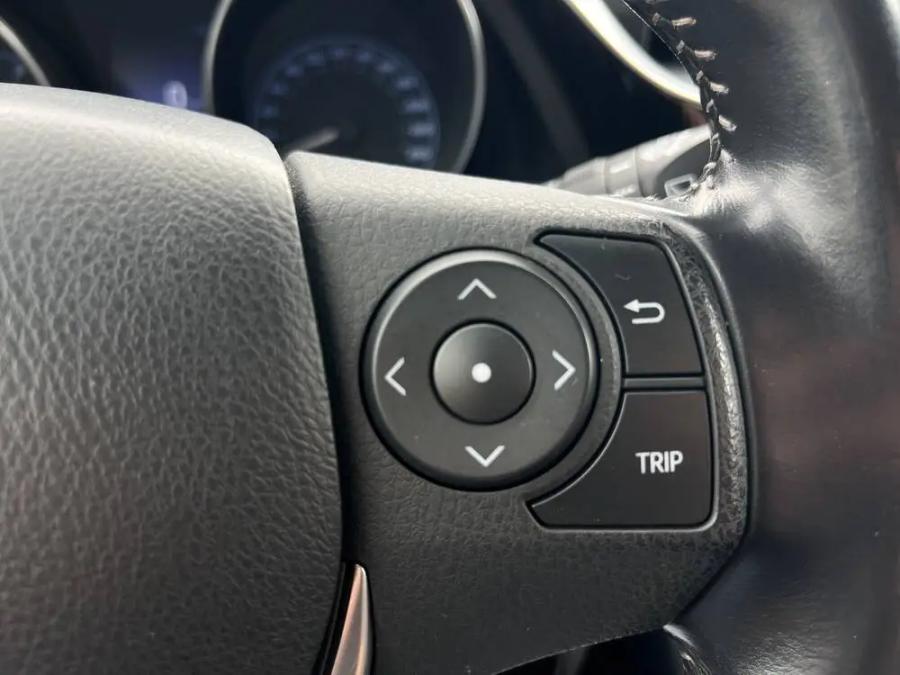 Pelēks Toyota Auris 2018 Rīga, ar dzinēja tilpumu 1.60 L un nobraukumu 151 tūkst. km par 9950 €, foto 21 vietnē AUTOMOTO.COM.LV