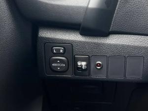 Pelēks Toyota Auris 2018 Rīga, ar dzinēja tilpumu 1.60 L un nobraukumu 151 tūkst. km par 9950 €, foto 24 vietnē AUTOMOTO.COM.LV