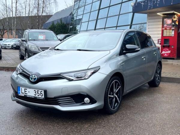 Grey Toyota Auris 2018 in Riga, with an engine capacity of 1.80 L and mileage of 86 thousand km for 14850 €, photo 1 on AUTOMOTO.COM.LV