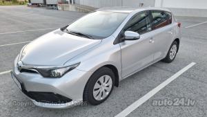 Серый Тойота Аурис 2018 в Сауэ, объемом двигателя 1.60 л и пробегом 127 тыс. км за 10900 €, фото  на AUTOMOTO.COM.LV