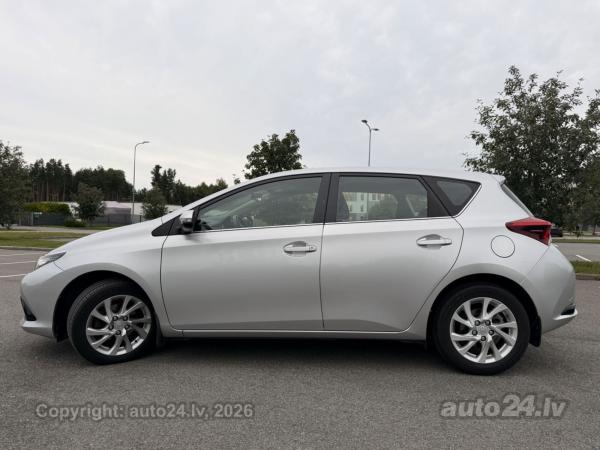 Pelēks Toyota Auris 2018 Tallina, ar dzinēja tilpumu 1.60 L un nobraukumu 119 tūkst. km par 9999 €, foto 1 vietnē AUTOMOTO.COM.LV