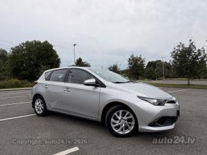 Grey Toyota Auris 2018 in Tallinn, with an engine capacity of 1.60 L and mileage of 119 thousand km for 9999 €, photo 4 on AUTOMOTO.COM.LV